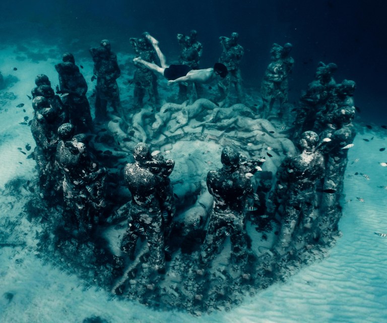 Discover the Underwater Statue in Gili Meno Lombok